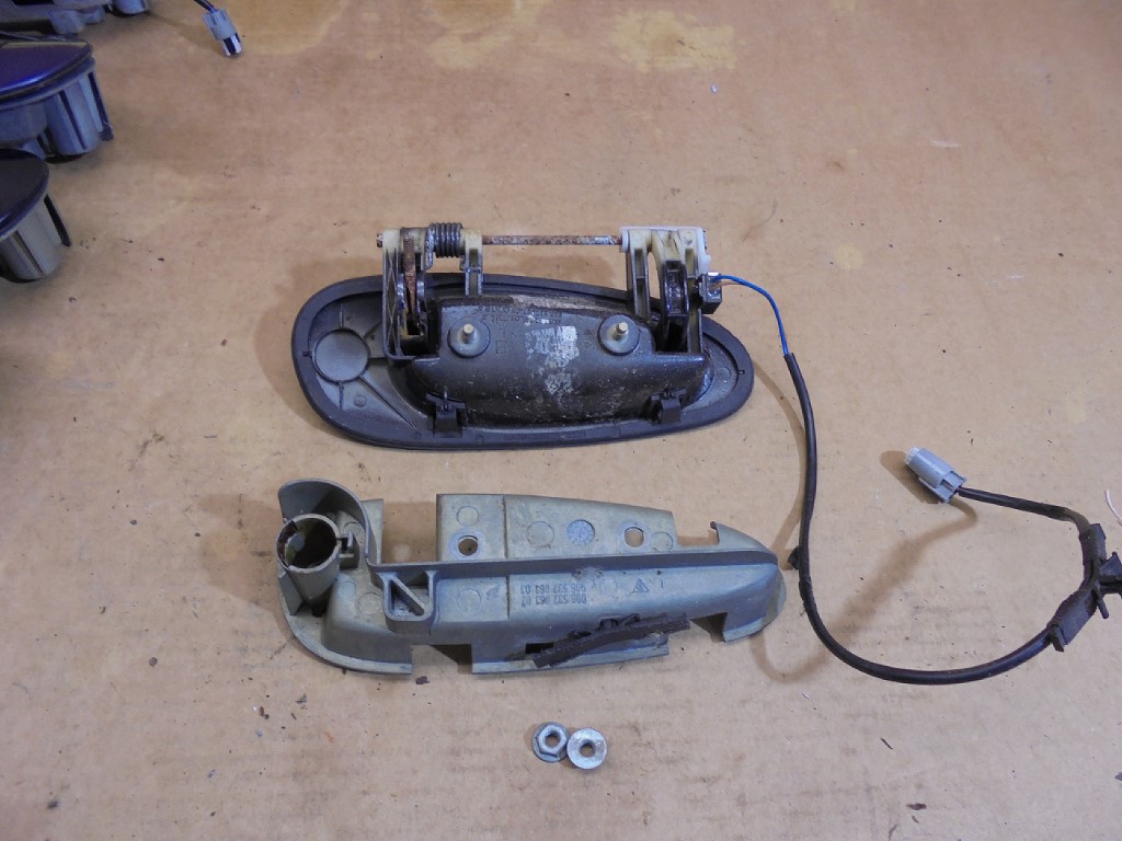 Porsche 986 Boxster Left Side Outer Door Handle 99653706106 in C9Z ...