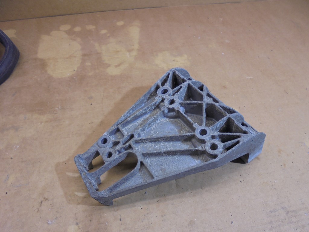 Porsche 986 Boxster Rear Exhaust Silencer Support Bracket 99611122602 ...