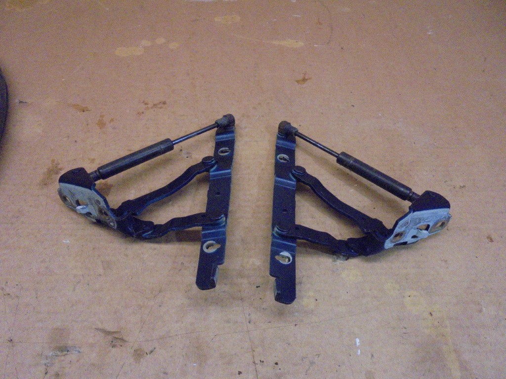 Porsche 986 Boxster Boot Hinges in Ocean Blue L400POR 986 Pr Boot ...