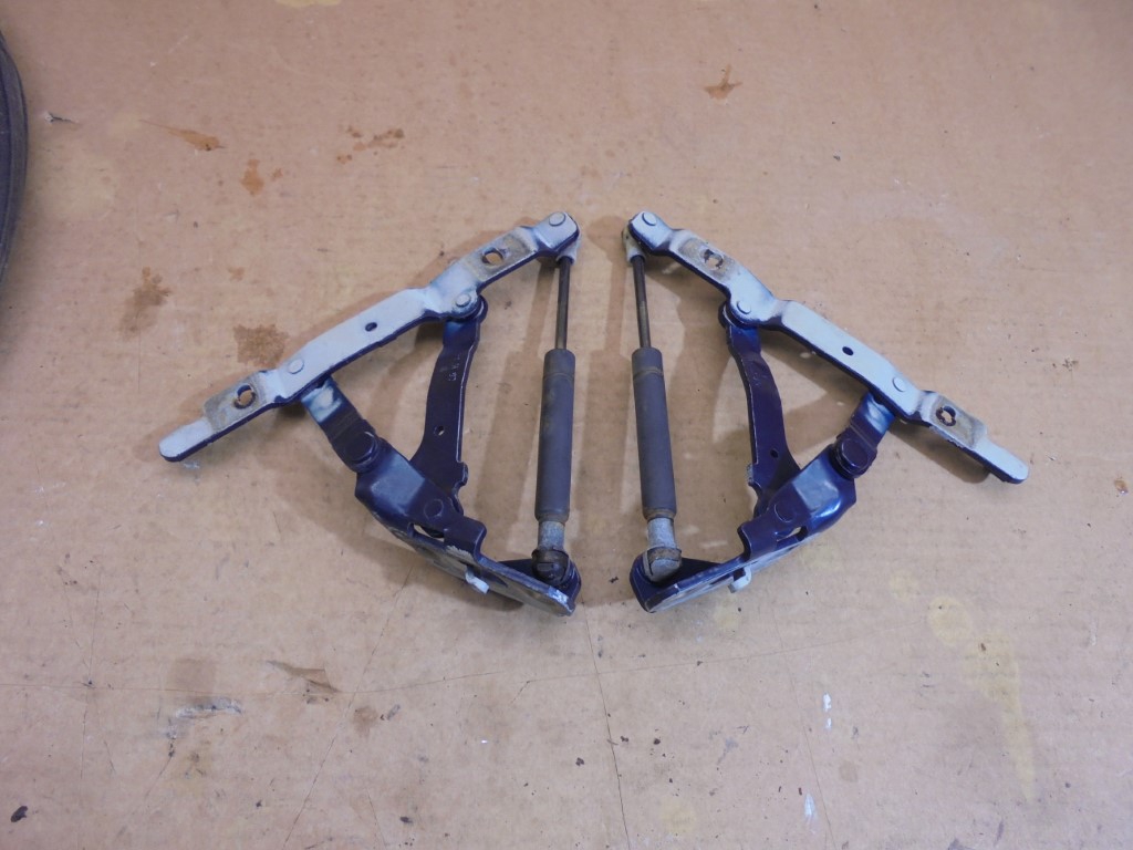 Porsche 986 Boxster Boot Hinges in Ocean Blue L400POR 986 Pr Boot ...