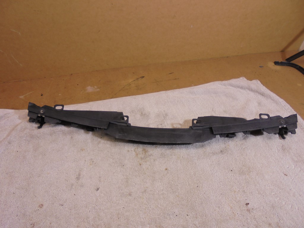 Porsche 986 Boxster Front Bumper Centre Mount 99650553100 R61BKY 986 ...