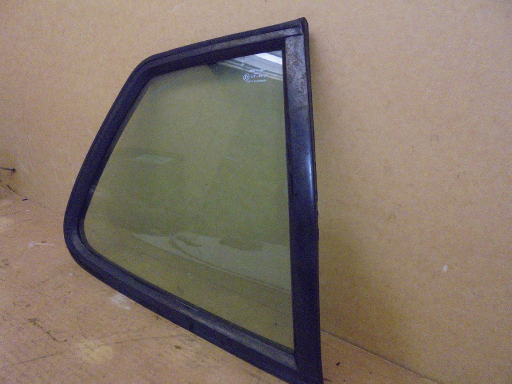 Porsche 944 Coupe Right Side Rear Quarter Glass 944 O/S/R Quarter Glass ...
