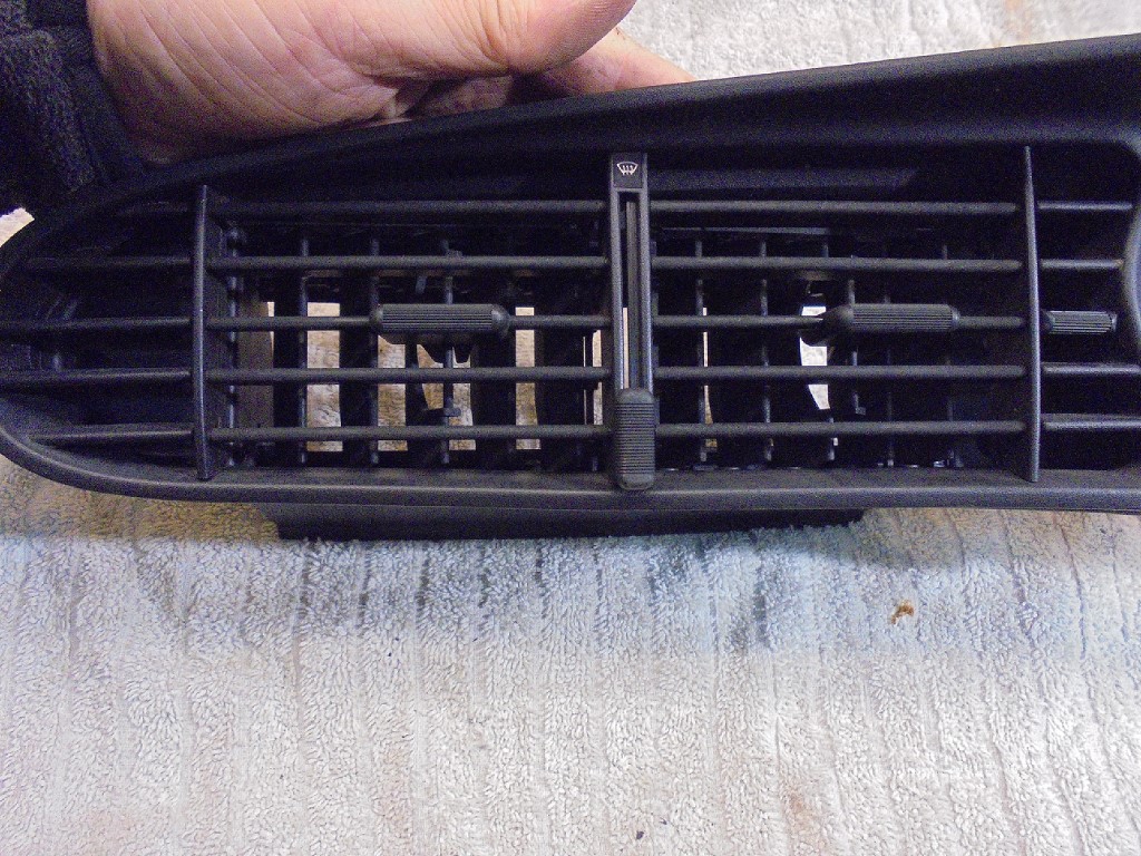 Porsche 944 RHD Oval Dash Speedo Bezel / Dash Trim and Vents ...
