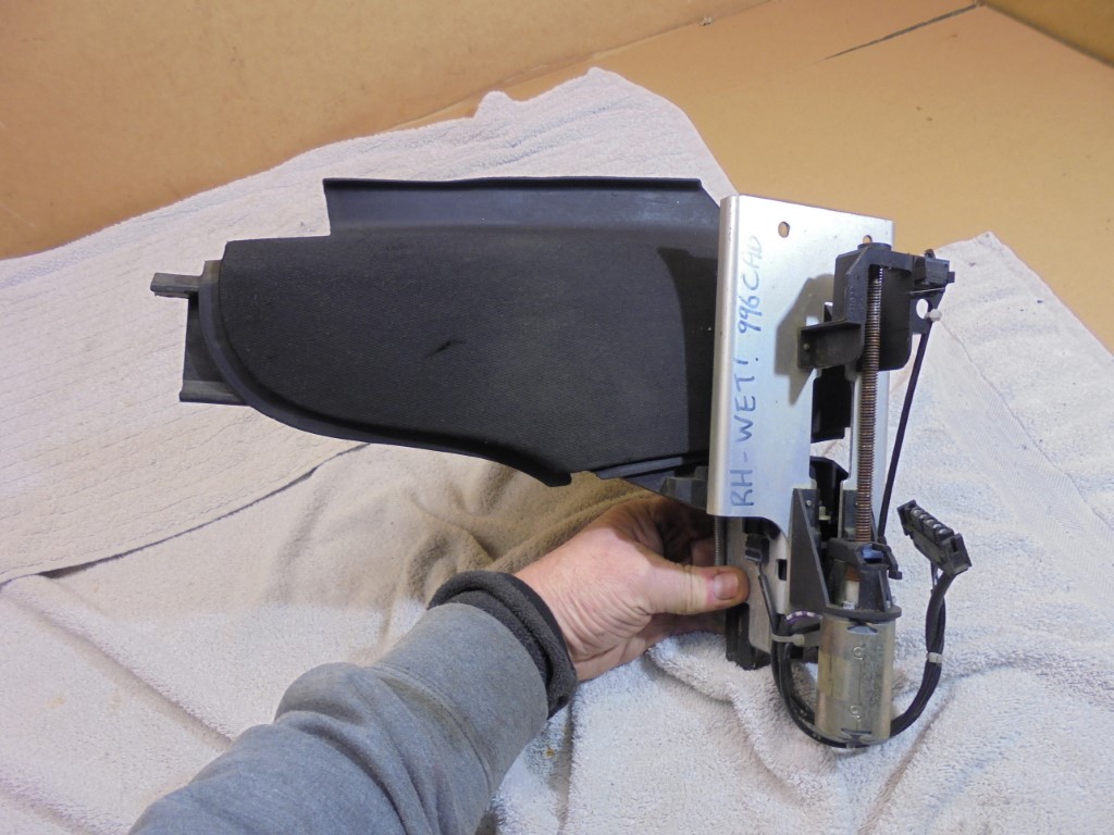 Porsche 996 Cabriolet Right Side Roof Flap and Actuator 99656117601 996 ...