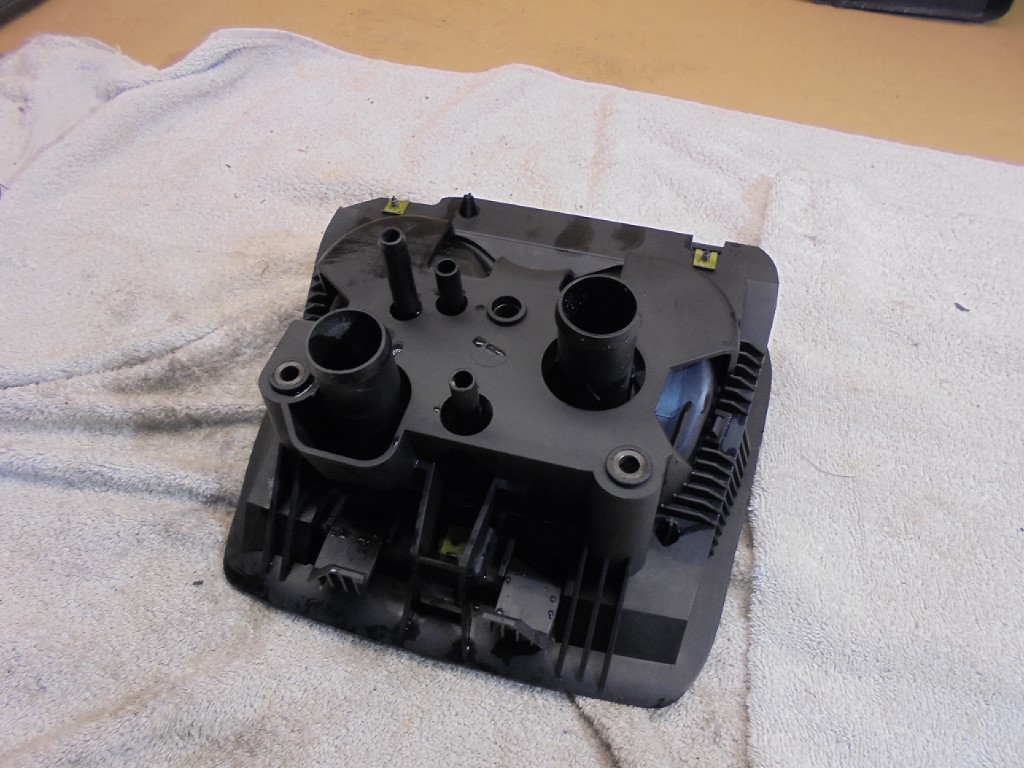 Porsche 987 Oil / Coolant Filling Console 98755107801 987 Oil/Coolant ...