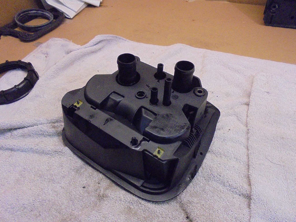 Porsche 987 Oil / Coolant Filling Console 98755107801 987 Oil/Coolant ...