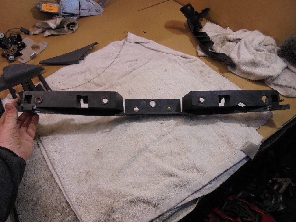 Porsche 986 / 996 Centre Front Bumper Mounting Bracket 99650553100 986/ ...