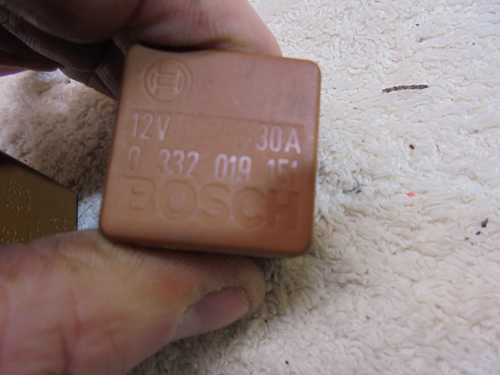 Porsche 987 Fuel Pump 30A Relay 0332019151 987 Fuel Pump Relay ...