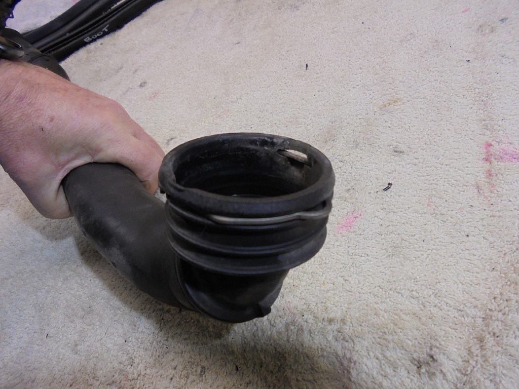 Porsche 987 Plastic Coolant Manifold Pipe 99710675104 987 Coolant ...