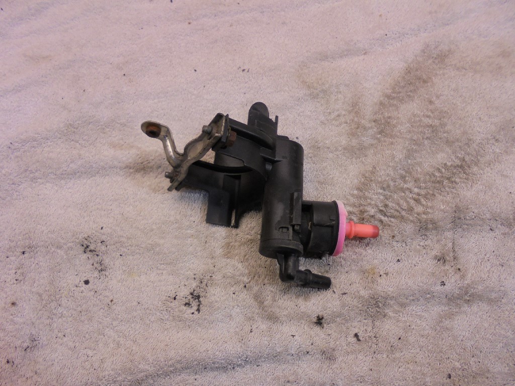 Porsche 986 / 996 Fuel Filler Neck Vent Valve 99620114301 986/996 Fuel ...