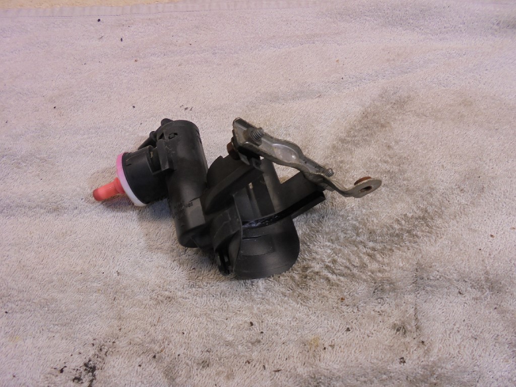 Porsche 986 / 996 Fuel Filler Neck Vent Valve 99620114301 986/996 Fuel ...