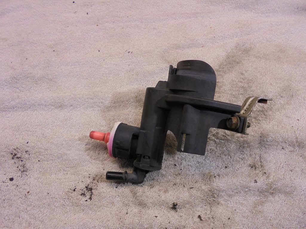 Porsche 986 / 996 Fuel Filler Neck Vent Valve 99620114301 986/996 Fuel ...