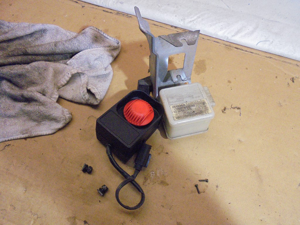 Porsche 986 / 996 Alarm Siren and Tilt Sensor 99661823701 / 99661826500 ...
