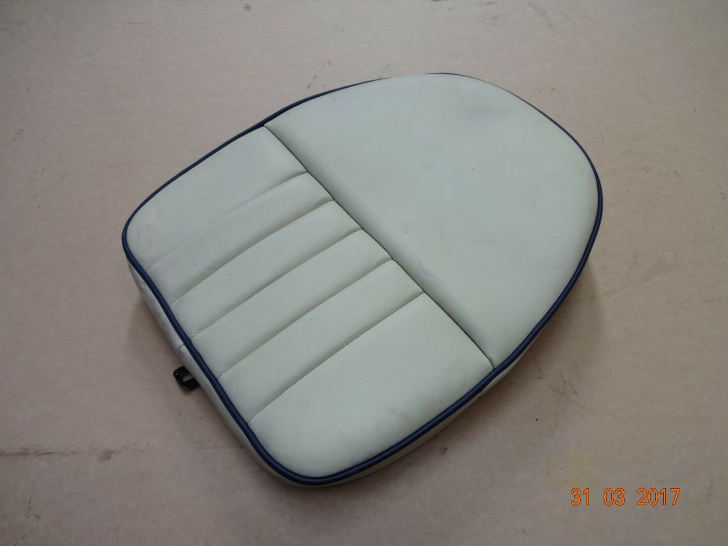 ASTON MARTIN DB7 VOLANTE N/S REAR SEAT BACK DB7 VOLANTE REAR SEAT PAD