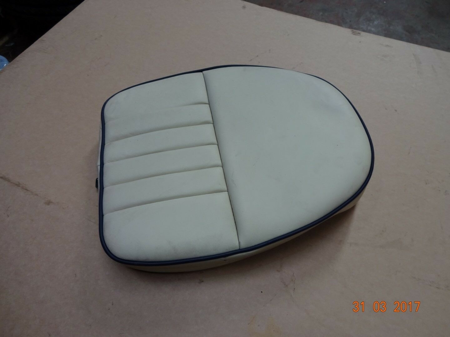 ASTON MARTIN DB7 VOLANTE N/S REAR SEAT BACK DB7 VOLANTE REAR SEAT PAD