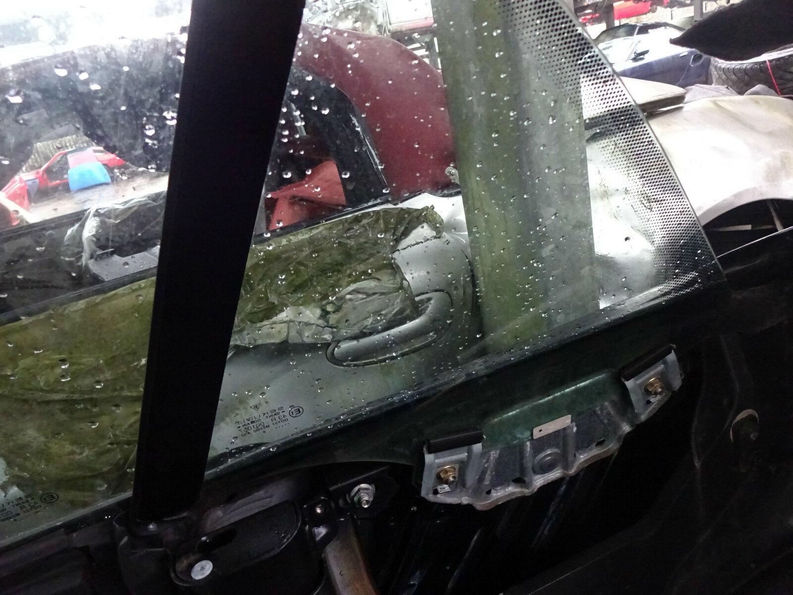 PORSCHE 996 CABRIOLET RIGHT REAR QUARTER GLASS PORSCHE 996 QUARTER ...