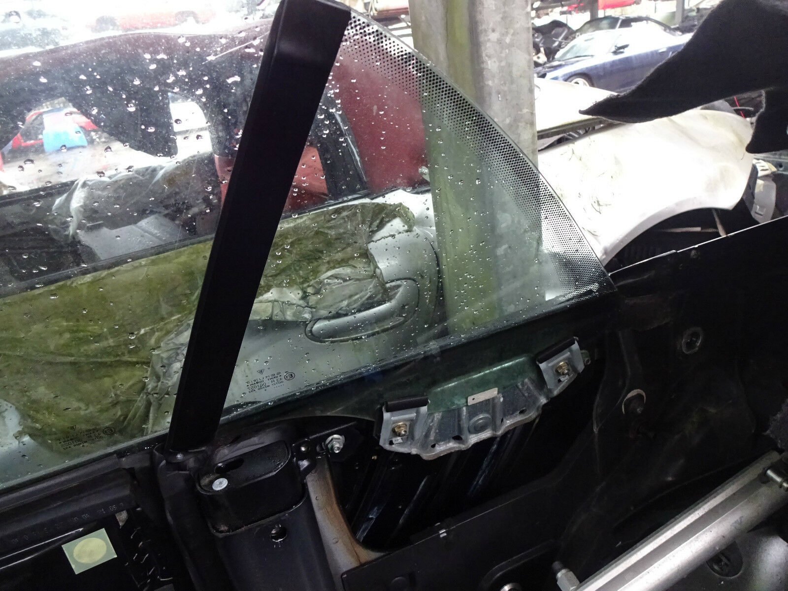 PORSCHE 996 CABRIOLET RIGHT REAR QUARTER GLASS PORSCHE 996 QUARTER ...