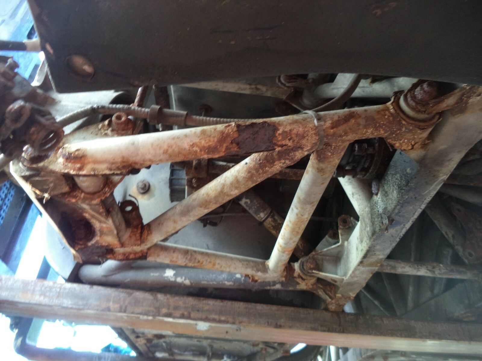 TVR TAMORA NS PASSENGER SIDE COMPLETE REAR SUSPENSION MTMT