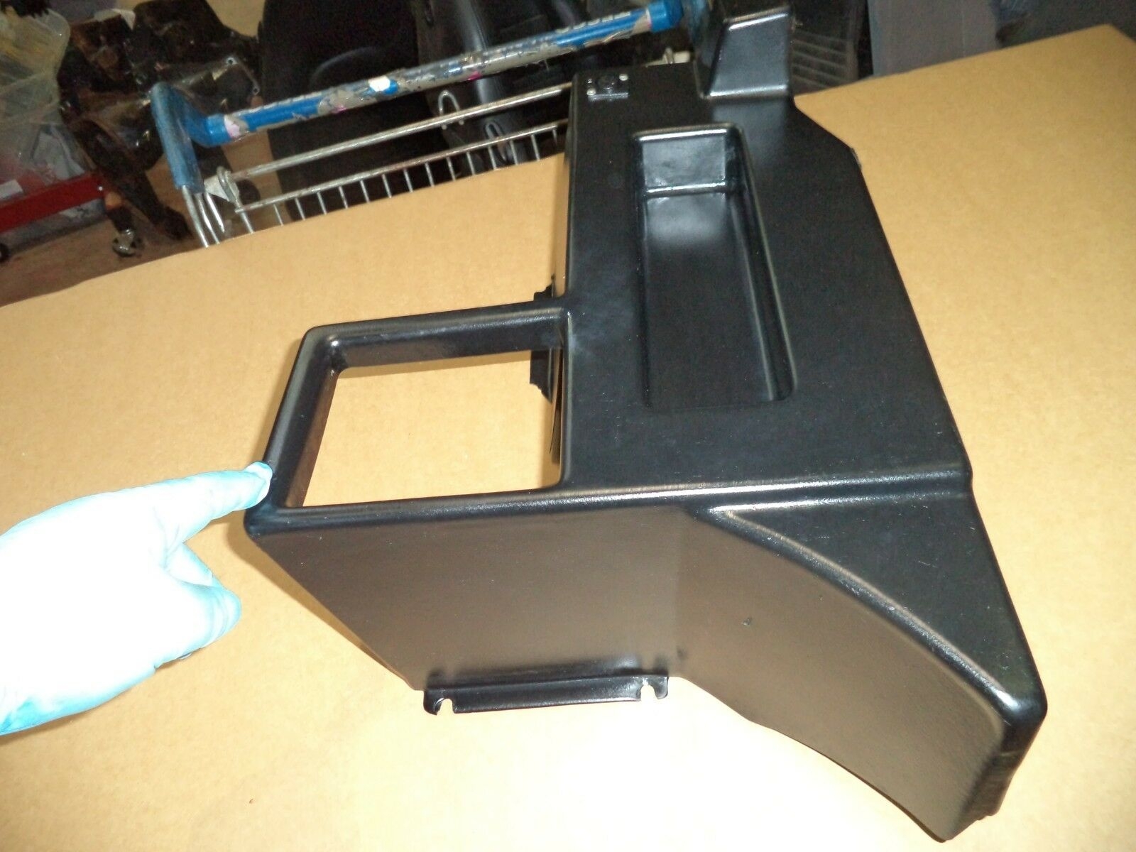 ASTON MARTIN DB7 i6 BOOT TRIM ASTON MARTIN DB7 BOOT PLASTIC TRIM