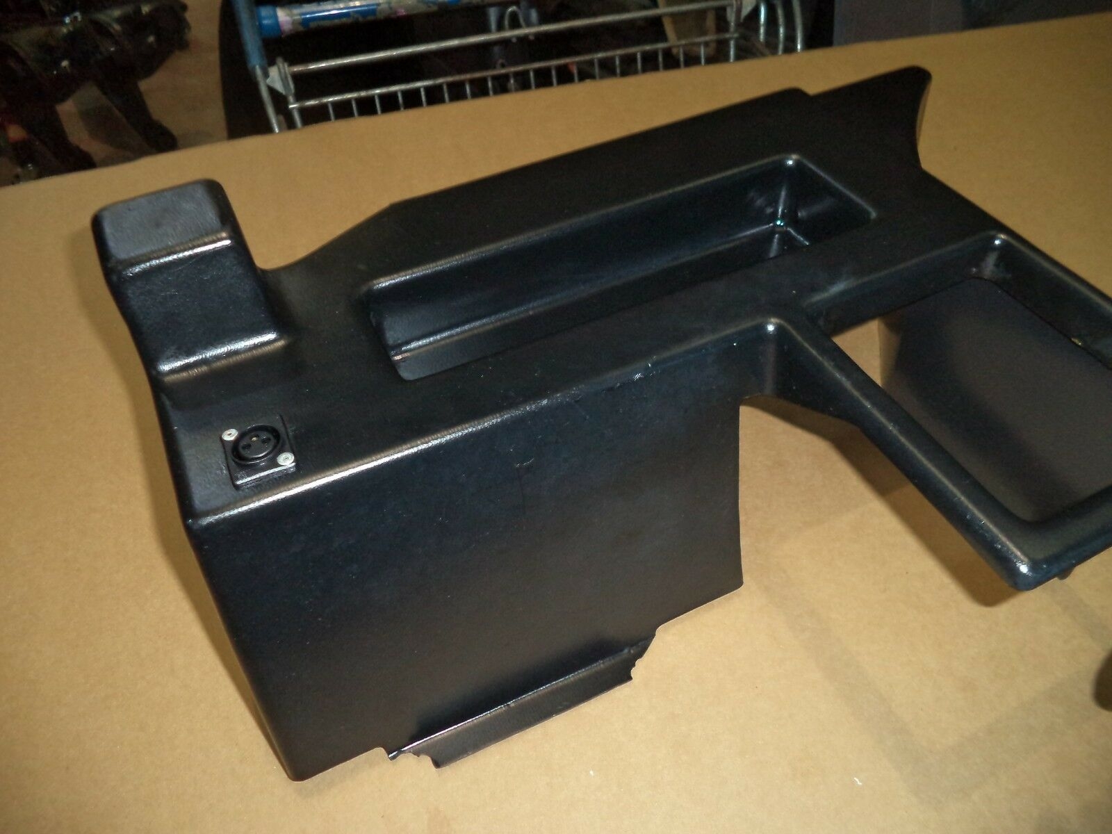 ASTON MARTIN DB7 i6 BOOT TRIM ASTON MARTIN DB7 BOOT PLASTIC TRIM