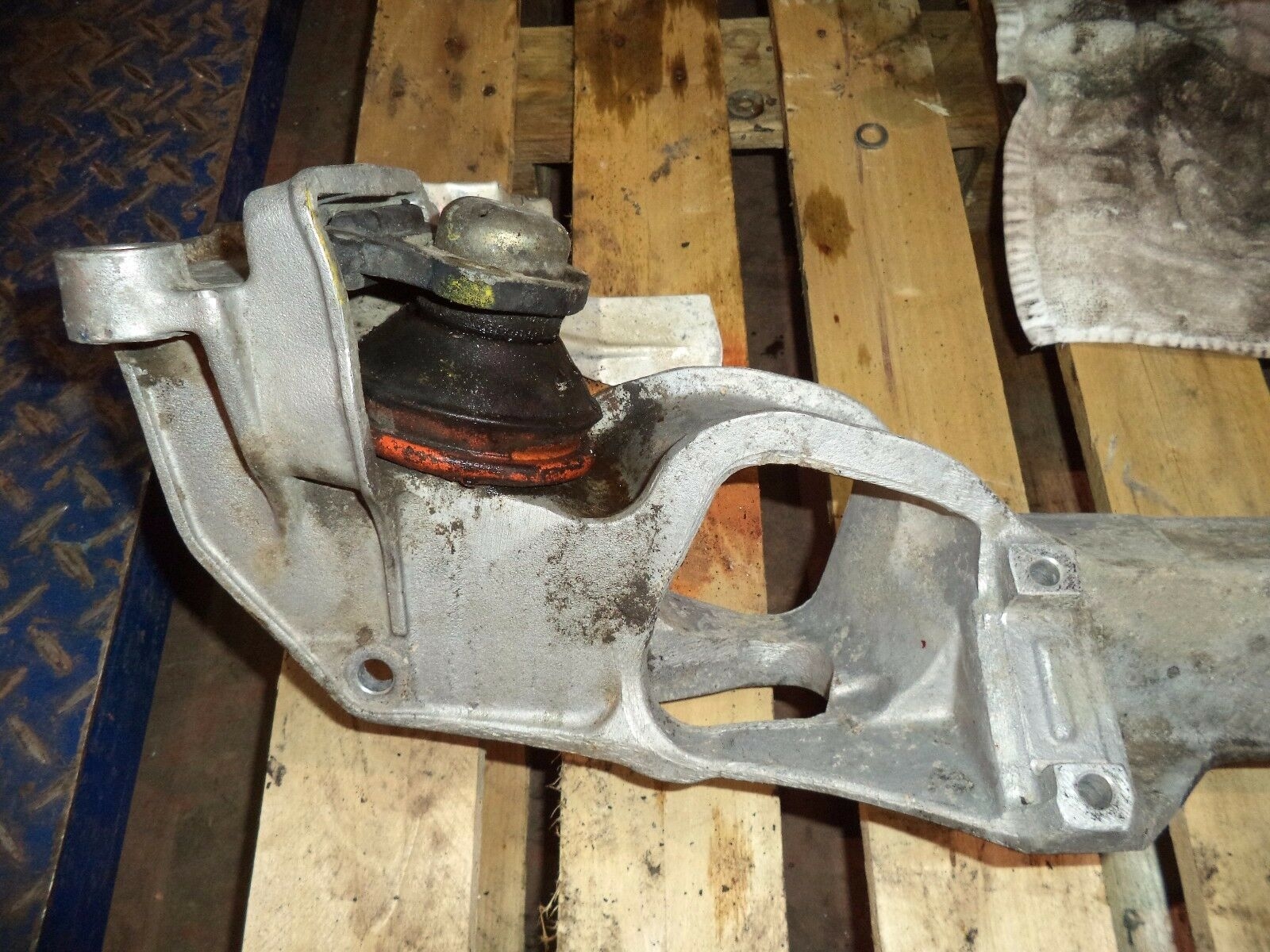 PORSCHE 944 TURBO ENGINE SUB FRAME MTMT