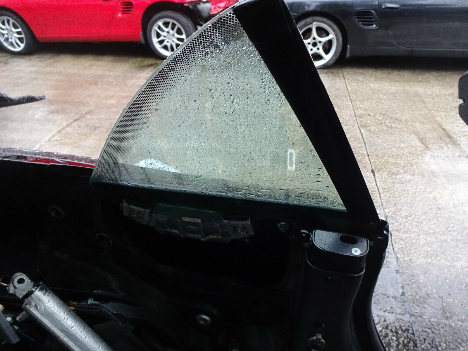 Porsche 996 CABRIOLET LEFT REAR QUARTER GLASS PORSCHE 996 QUARTER GLASS ...