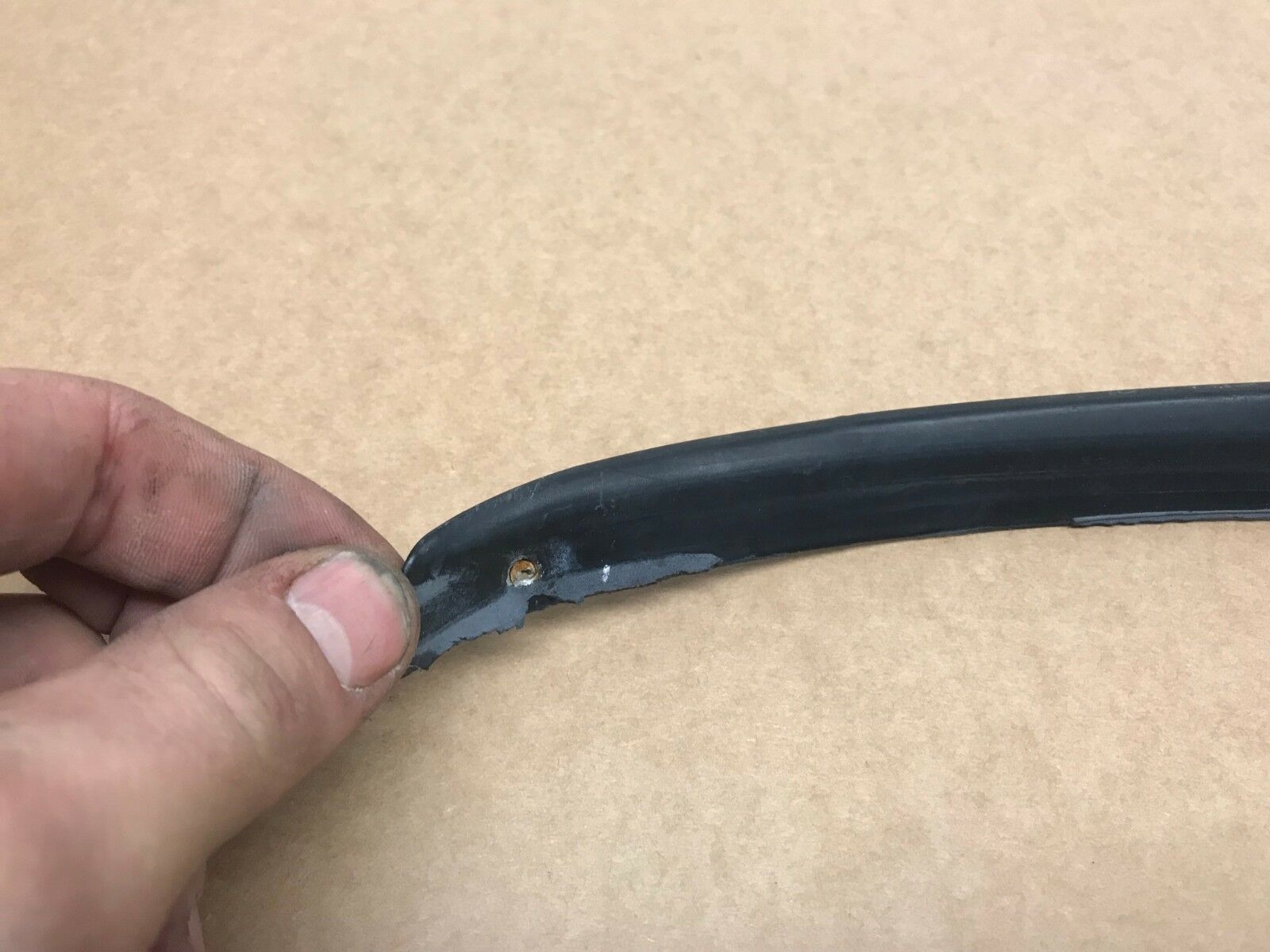 PORSCHE 964 993 REAR QUARTER GLASS WINDOW TRIM NS PASSENGER LEFT SIDE eas