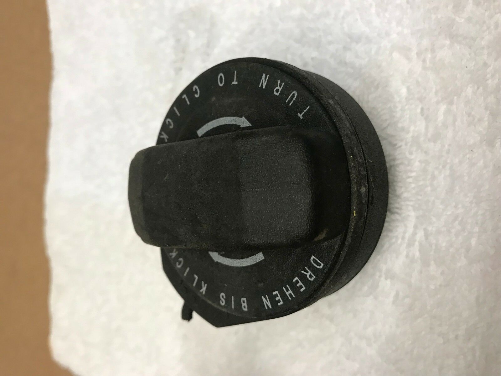 Porsche Fuel Cap Porsche Parts 996.201.241.03 EAS1412